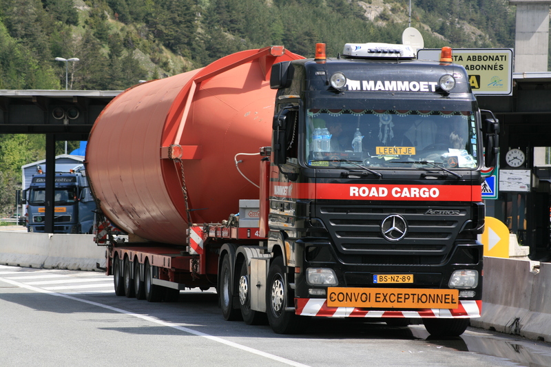 Mammoet Road Cargo - Oudenbosch - Transportfotos.nl